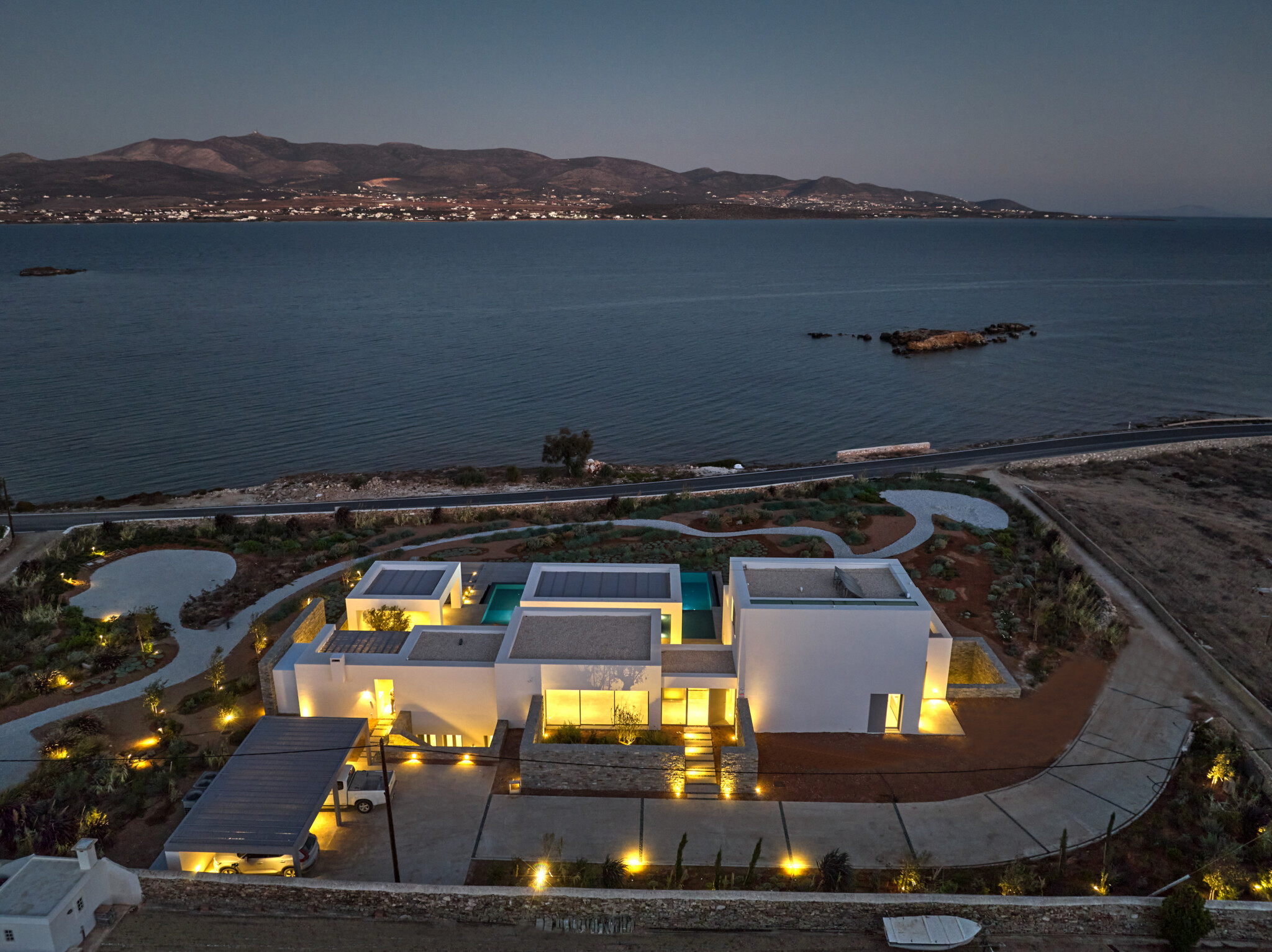 Robb Report | This $8 Million Villa in Greece Pairs High-Tech ...